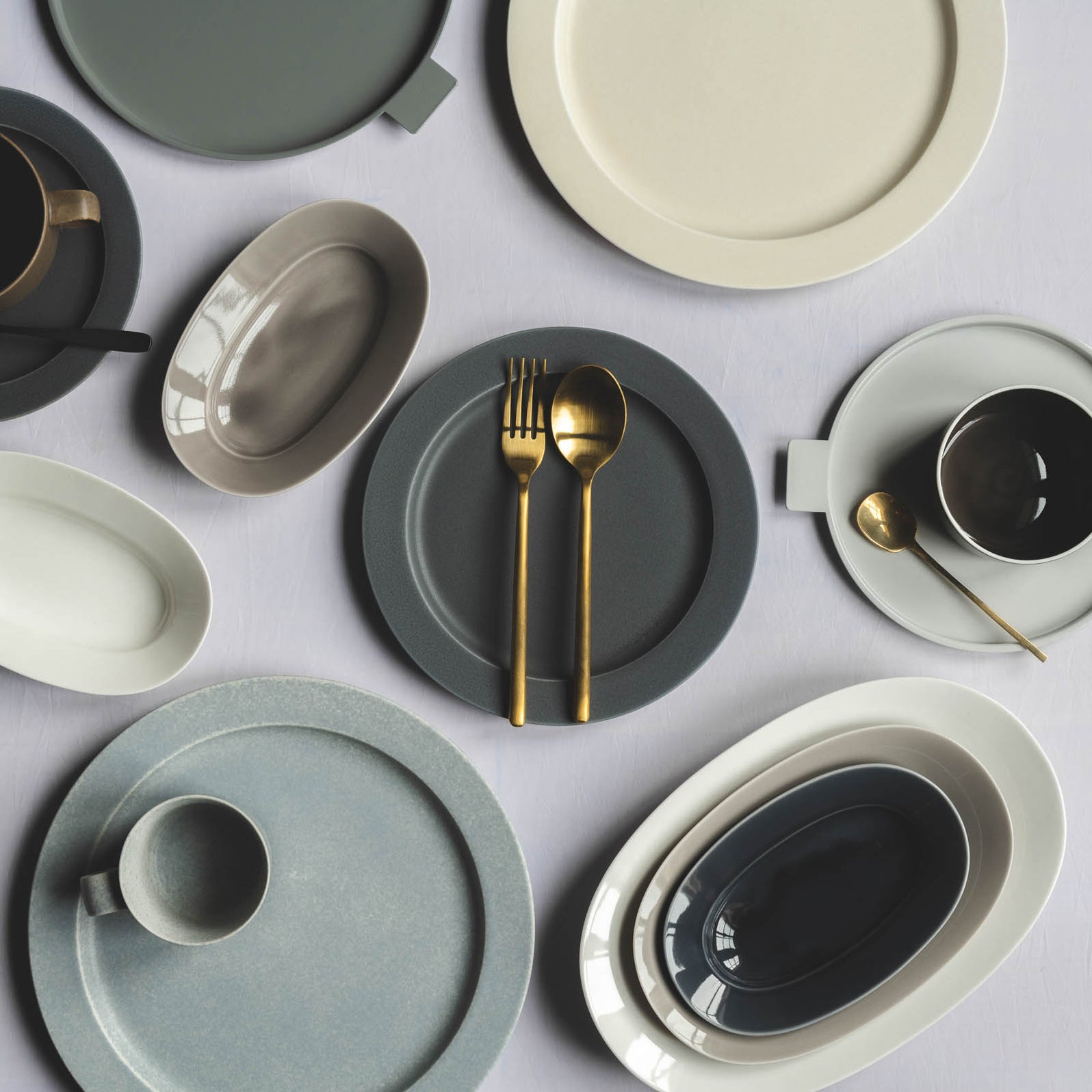 yumiko iihoshi porcelain | Oval プレート（mist beige） — ANTRY USE ONLY GENUINE